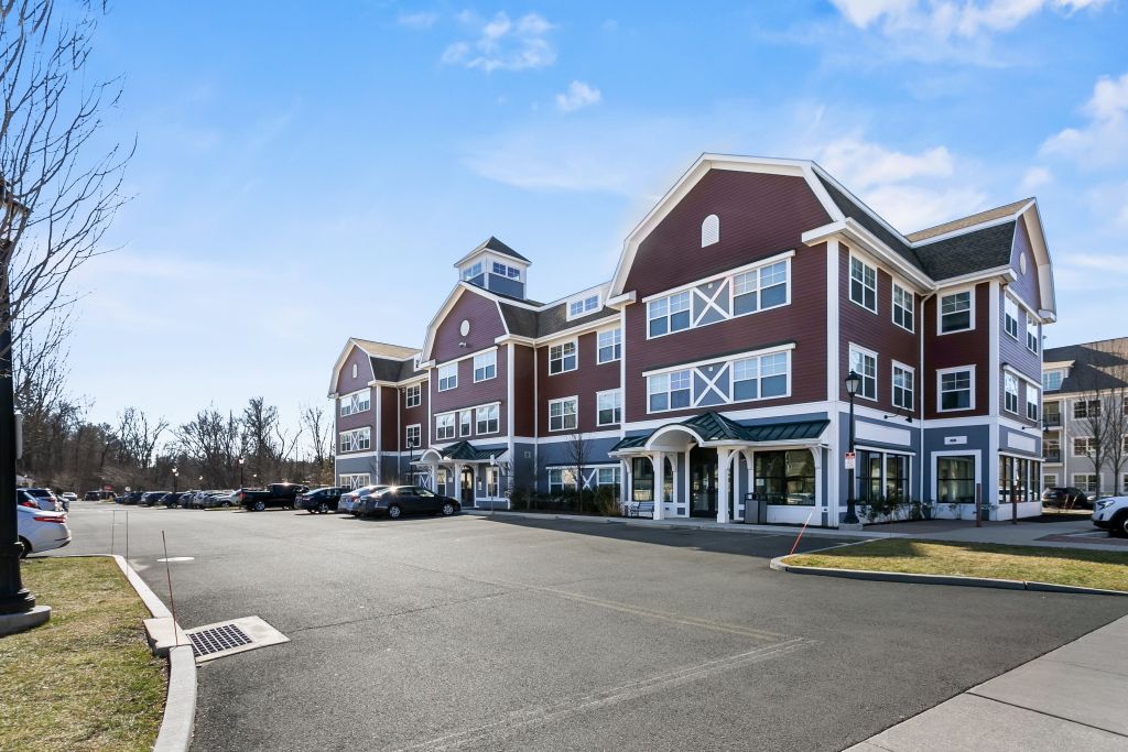 Explore Our Gallery | Brookfield Village Apartments